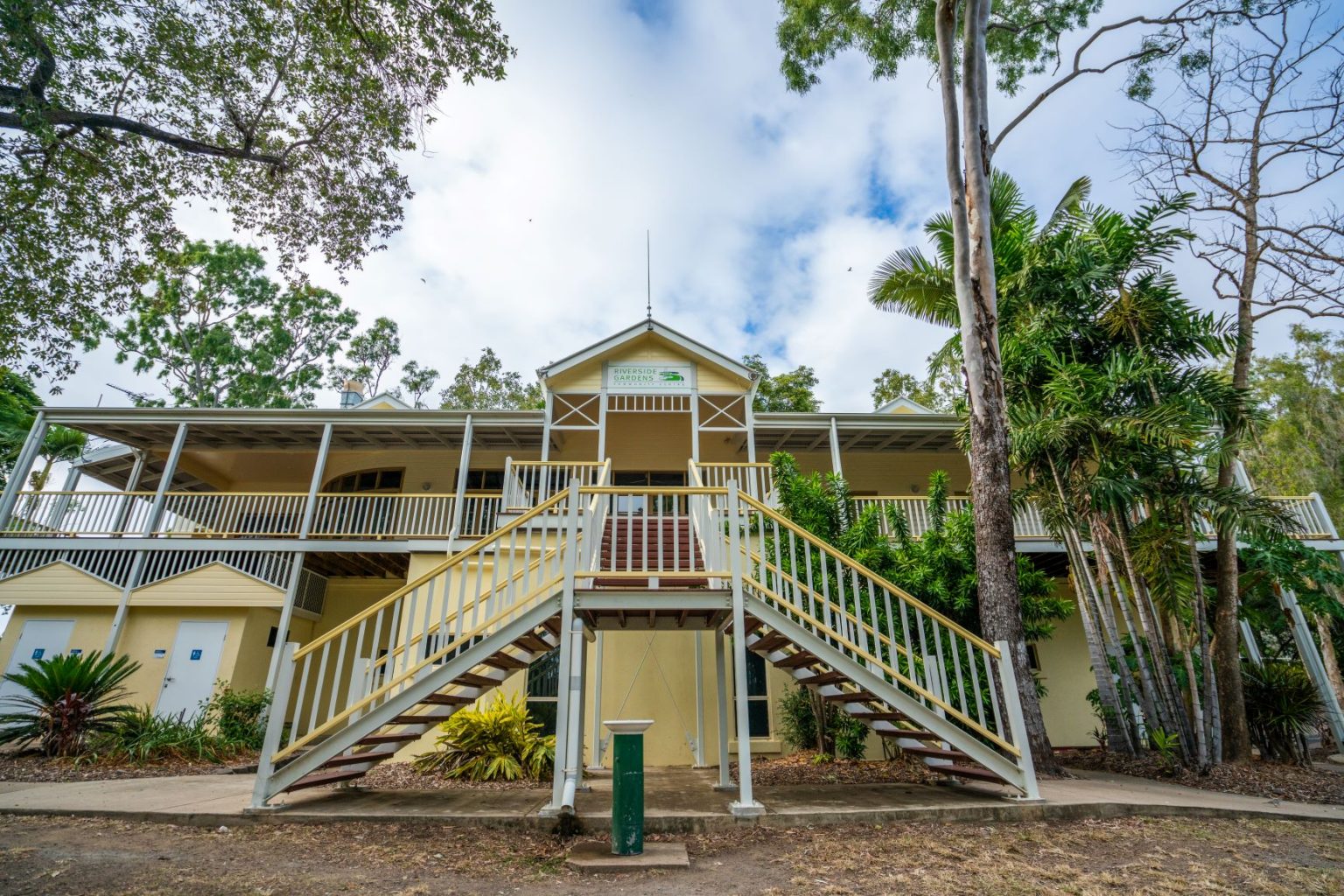 Riverside Gardens Community Centre - Community Information Centre